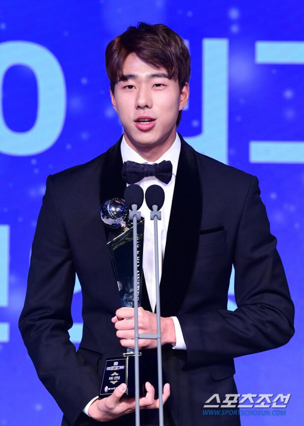 [KBO시상식]린드블럼-정우영 압도적인 MVP와 신인왕, 2019년 가장 빛났다