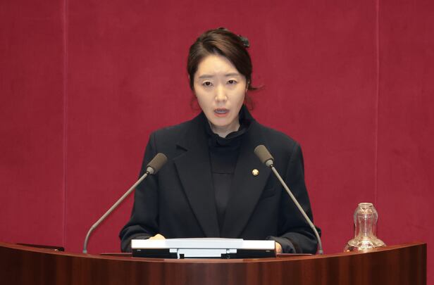 Kang Sun-woo Arrest Motion Passes Over 100 Million Won