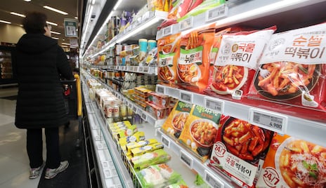 Global appetite for Tteokbokki drives South Korean rice cake boom