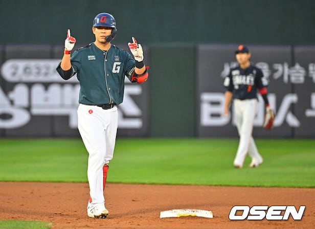 Hanwha Eagles' 9-2 Win Ends Losing Streak