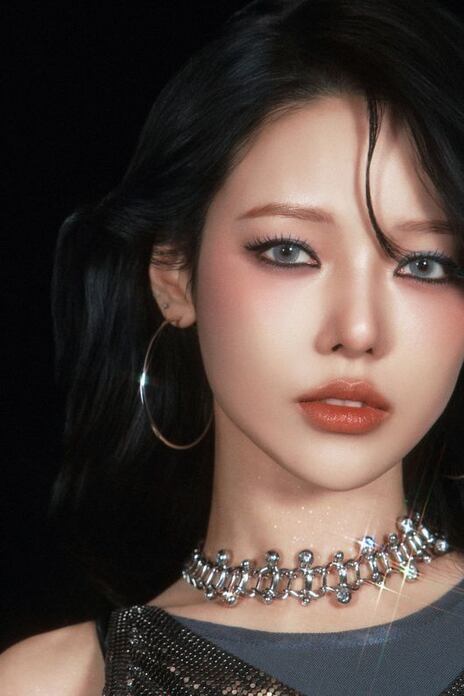 Exclusive: Jeon Somi's Perfectionism Shapes Debut Solo EP *UNVEIL*