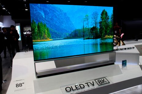 [CES 2019] TV시장 8K 대격돌...구글·아마존 AI 장착은 기본, 애플도 빗장 풀어