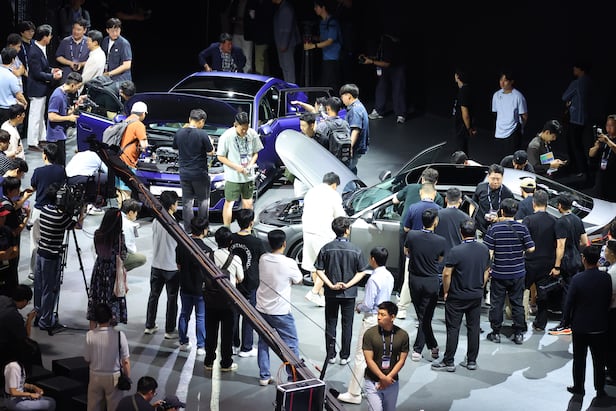 Hyundai unveils 8th-gen Avante with midsize dimensions, futuristic design